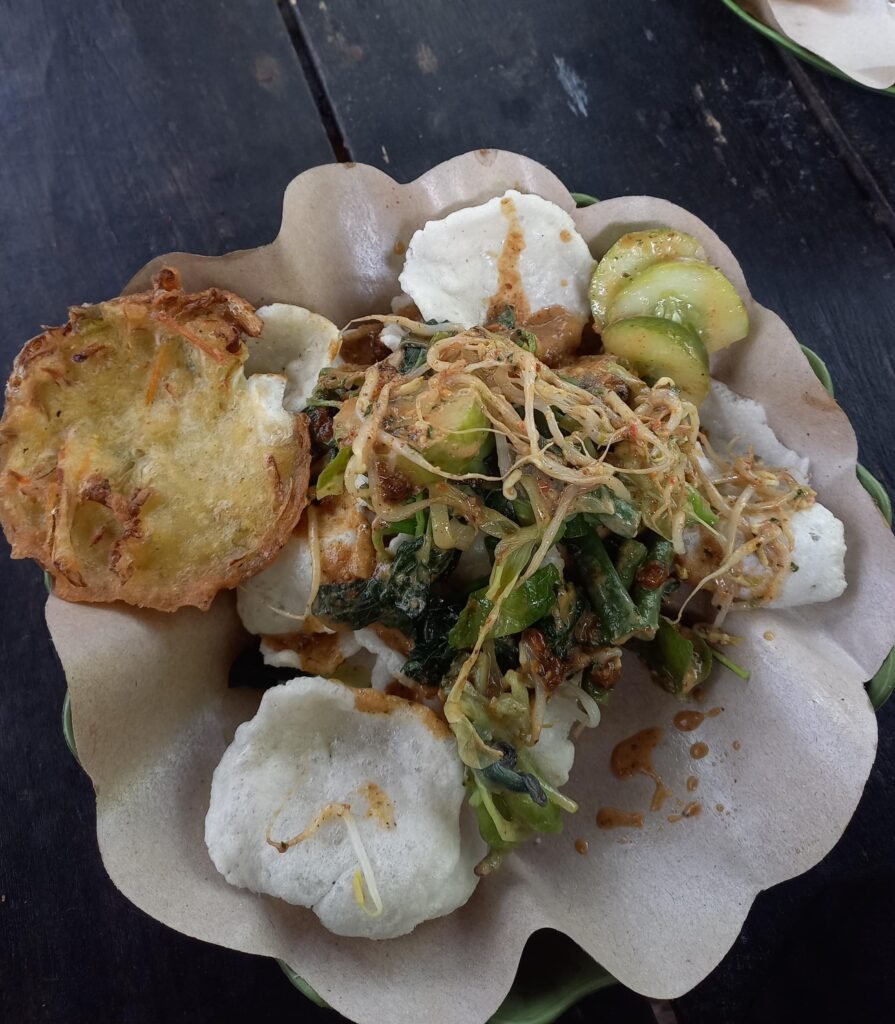 Krupuk Pecel Nganjuk: Cita Rasa Tradisional yang Bertahan di Tengah ...